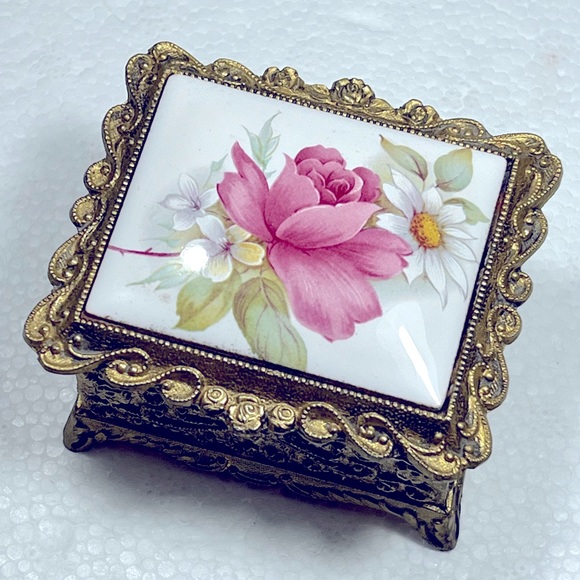 Jewelry | Ceramic Rose Jewelry Box With Song | Poshmark